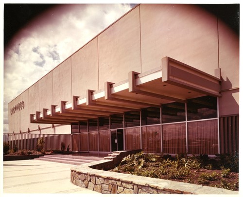 Entrance to the Sunnyvale Lockheed Building — Calisphere