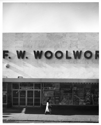 Image of the Front Entrance of the San Jose Woolworth Department Store ...