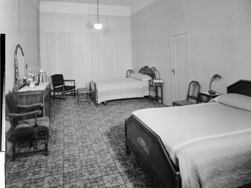 Golden Eagle Hotel Room — Calisphere