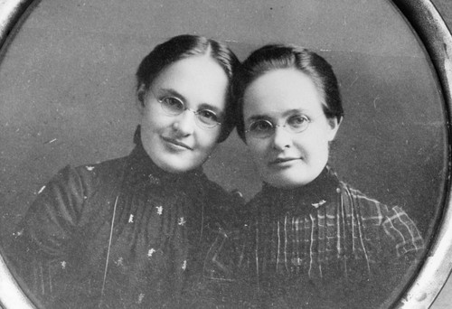 Kate and Ella Rea, Portrait. [graphic] — Calisphere