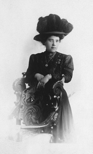 Margaret Pressel, Portrait. [graphic] — Calisphere
