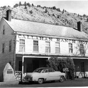 View of the Callahan Ranch Hotel in Callahan, Siskiyou County — Calisphere