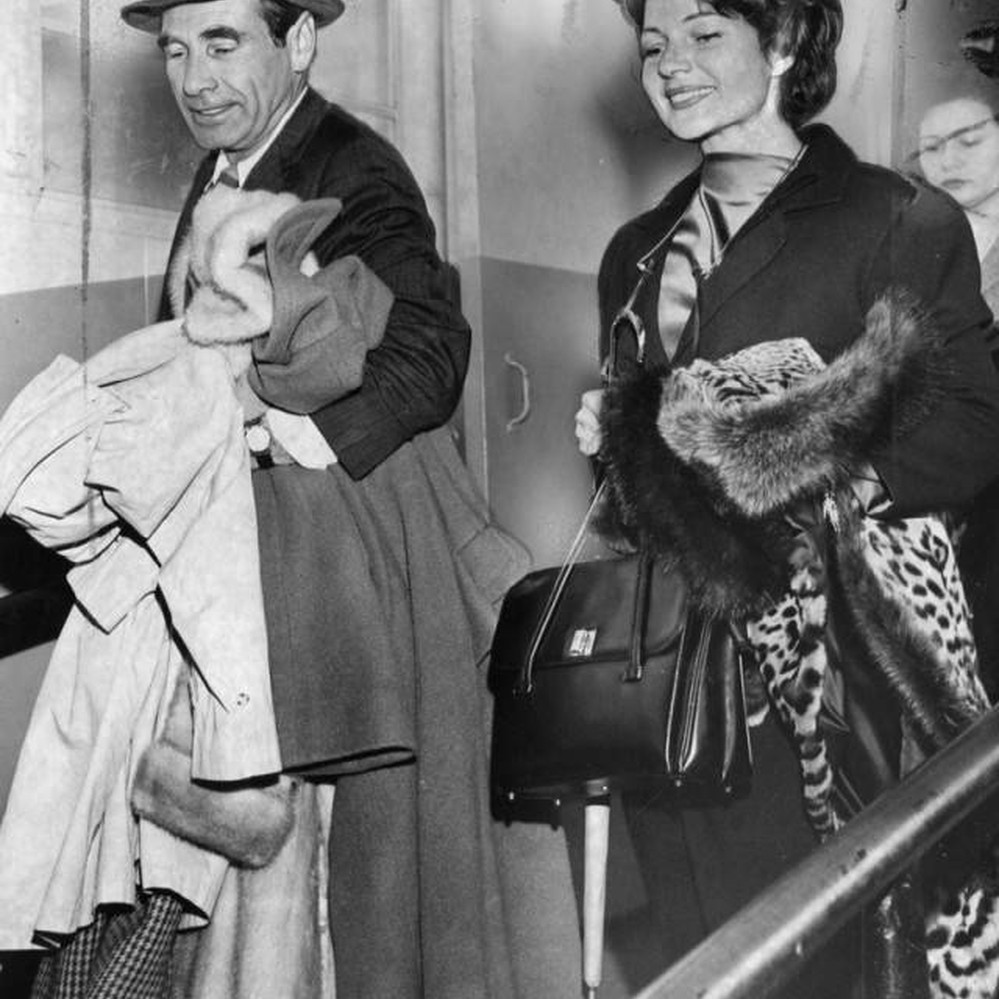Rita Hayworth And Gary Merrill Gary Merrill Fotos Und Bildmaterial