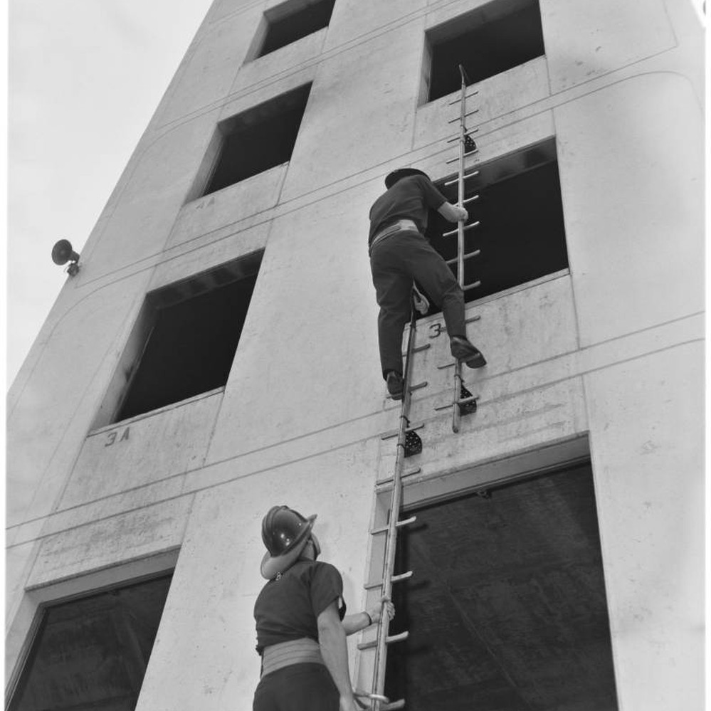 Pompier Ladder