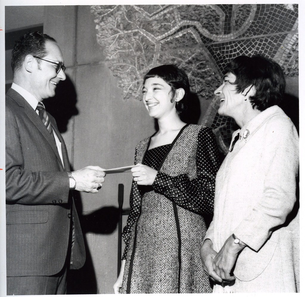 Rowena Korobkin (center), recipient of the fellowship from the Epilepsy ...