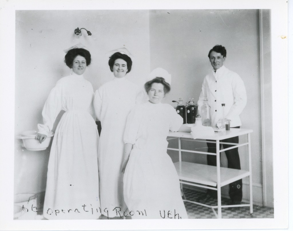 Operating room in the old medical school building — Calisphere