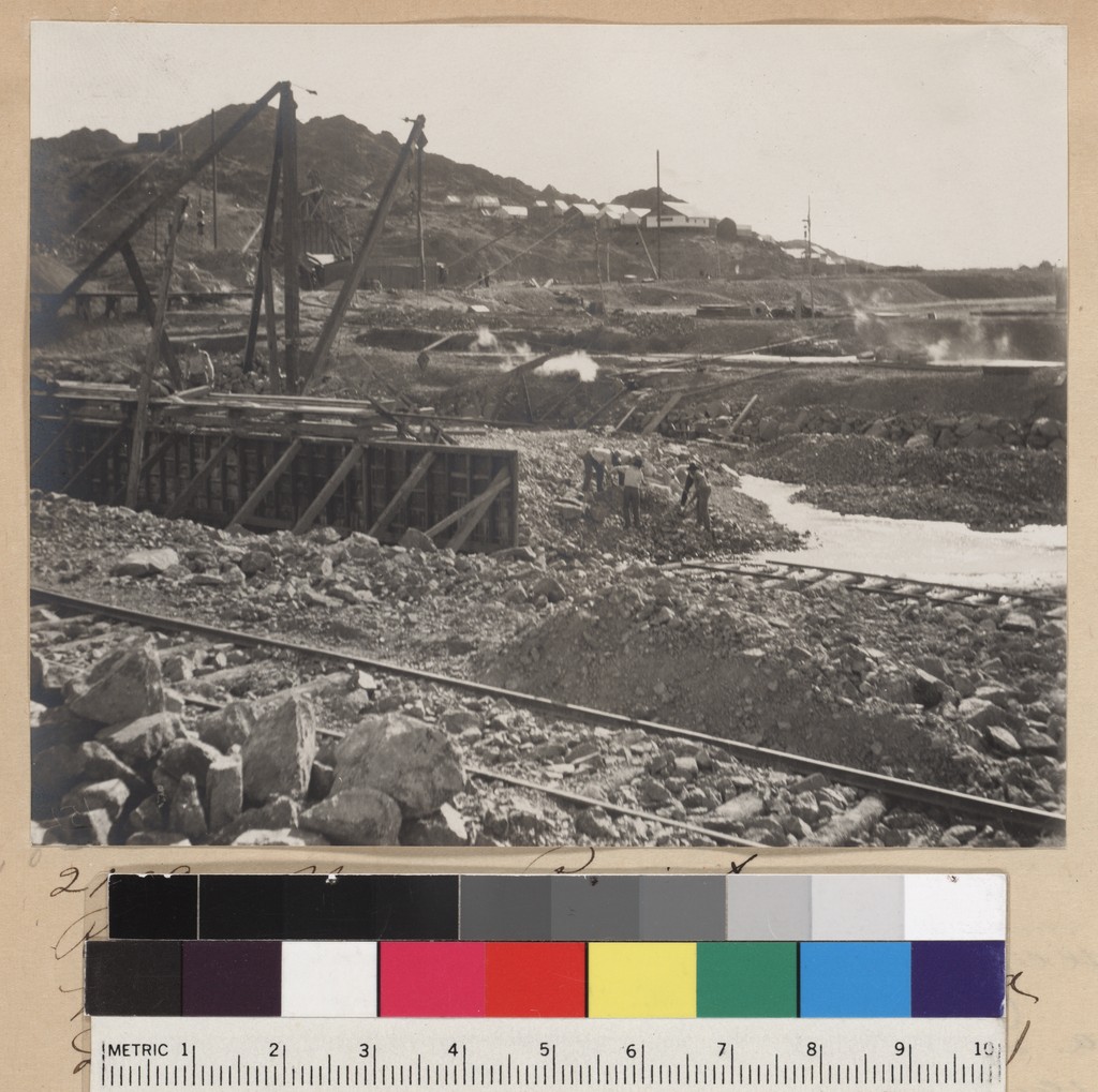 Yuma Project--Rock Fill and Forms for Middle Core Wall, Laguna Dam ...