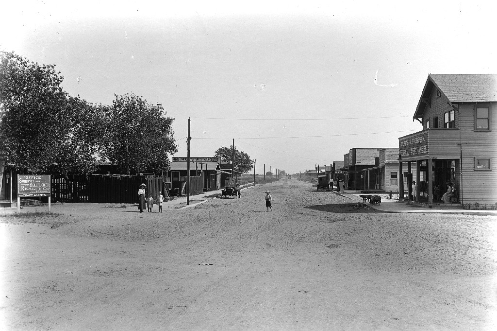 Bellflower, California street scene: Photograph — Calisphere