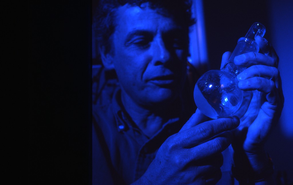 Dr. Gary Lynch in lab. — Calisphere