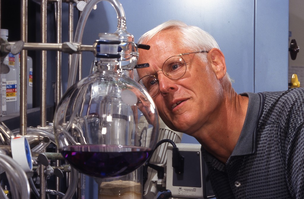 Professor Larry Overman with Students — Calisphere