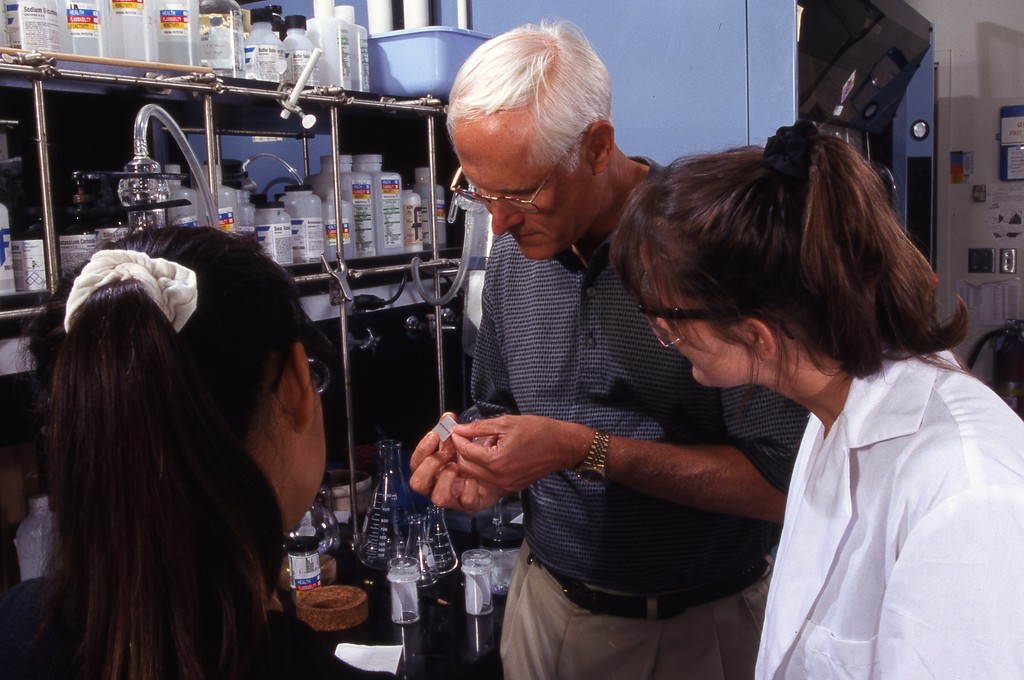 Professor Larry Overman with Students — Calisphere