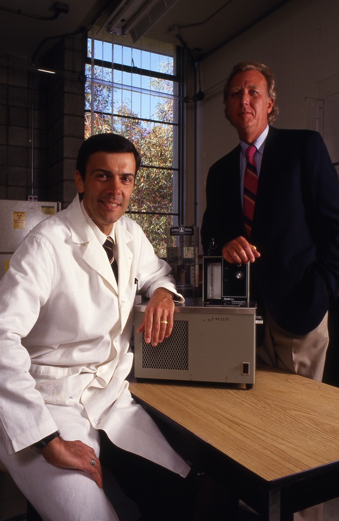Dr. Ralph Purdy & Partner - Organ transport. — Calisphere