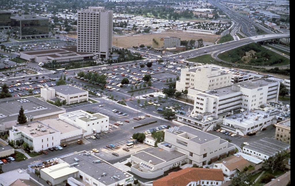 Aerial views of the UCI Medical Center. — Calisphere