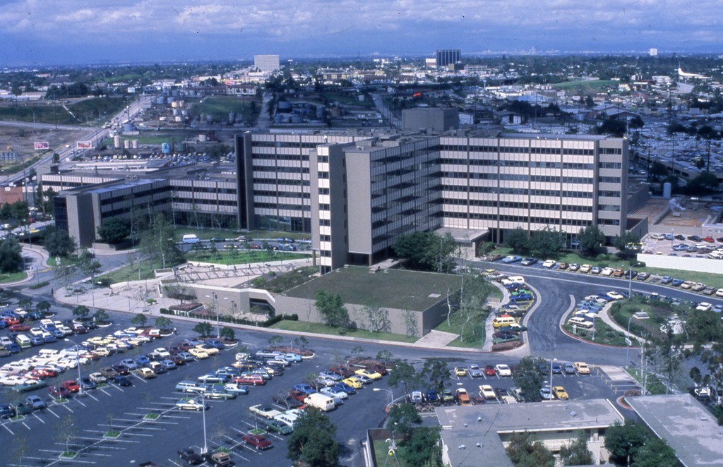 Aerial views of the UCI Medical Center. — Calisphere