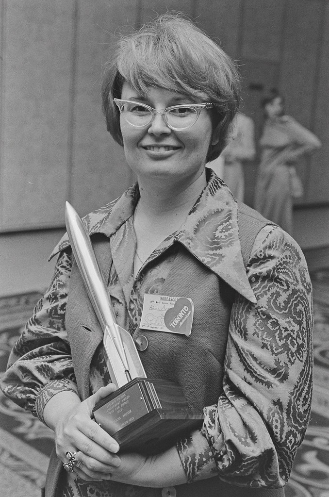 Alicia Austin portrait with Hugo, Noreascon One — Calisphere