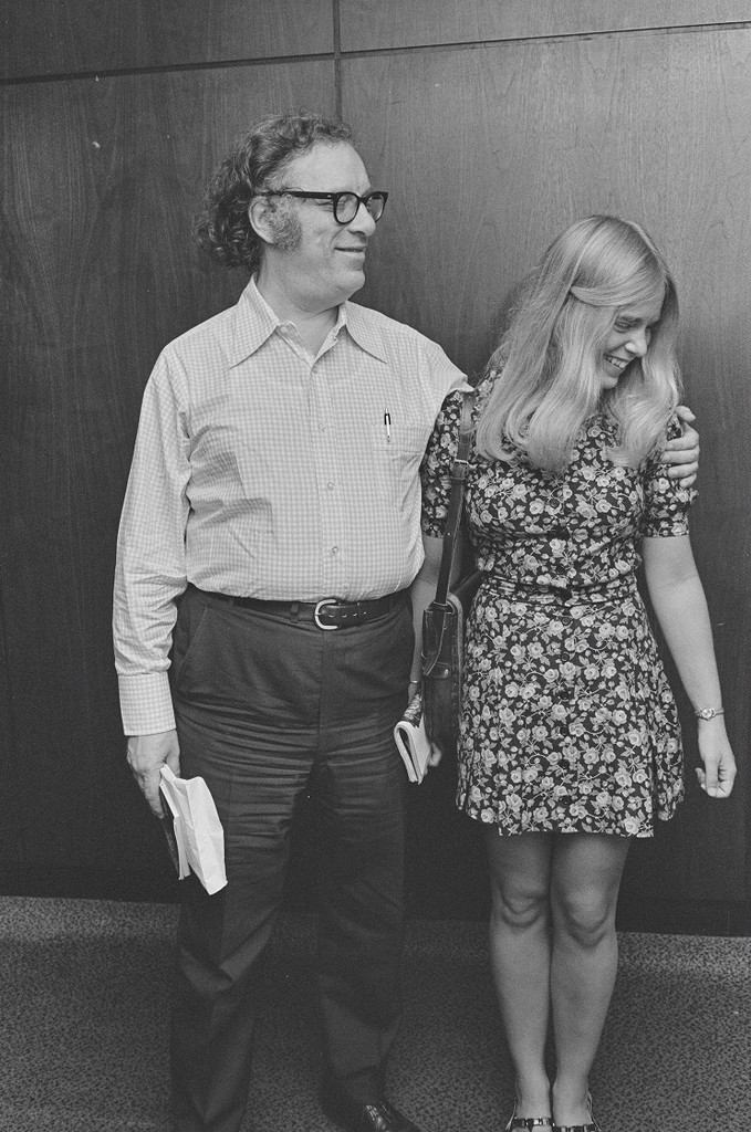 Isaac Asimov with his daughter Robyn Asimov, Noreascon One — Calisphere
