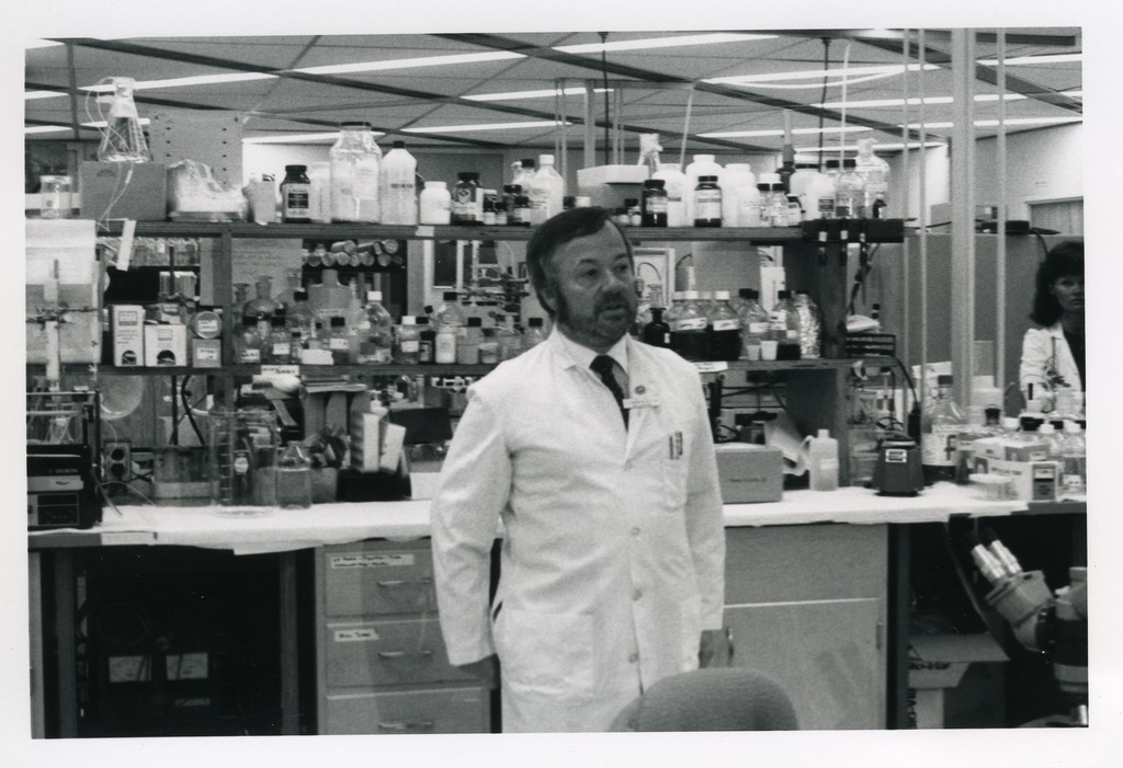John Greenspan in UCSF AIDS research laboratory — Calisphere