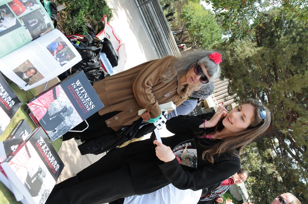 Anna Baltzer speaking with students and others on the Ring Mall ...